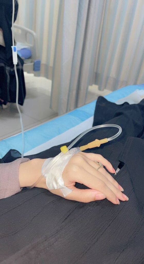 Kumpulan Foto Tangan Di Infus Terbagus dan Terlengkap - Blog Pengajar Tekno