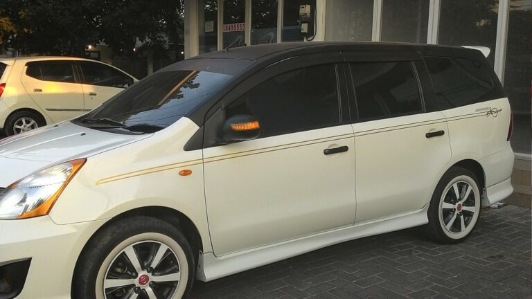 Kumpulan Contoh Modifikasi Grand Livina Putih Keren Terbaik - Blog ...