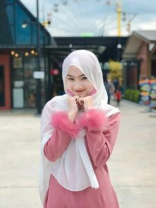 Kumpulan Wanita Cantik Berhijab Kekinian Terbagus Lengkap - Blog Pengajar Tekno