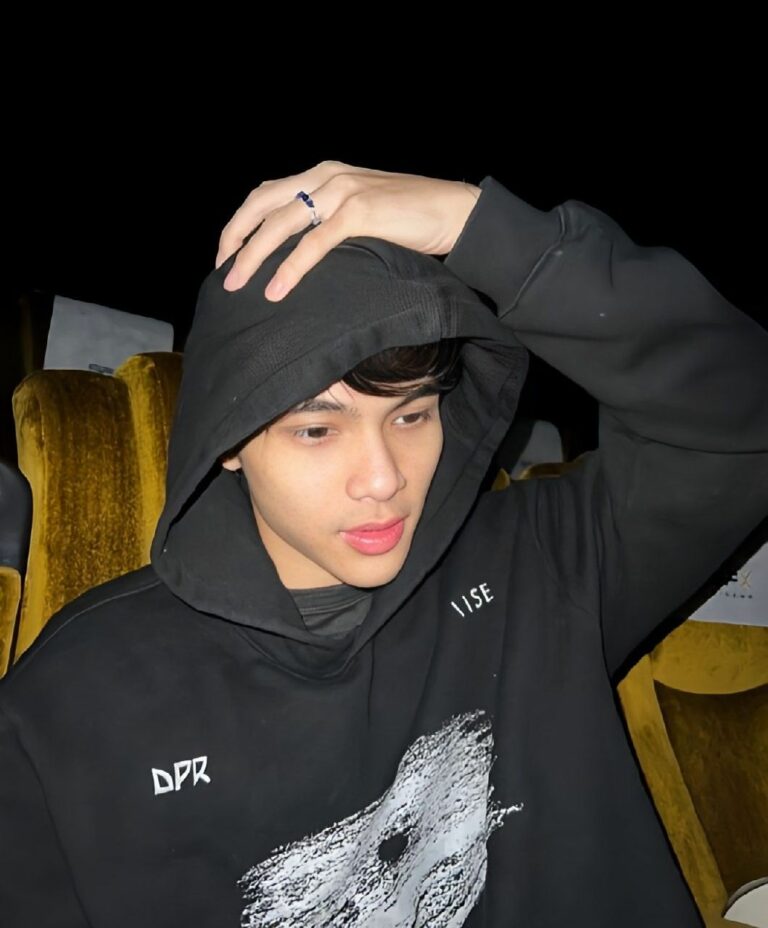 Kumpulan Foto Cowok Ganteng Buat Foto Profil Terbagus - Blog Pengajar Tekno