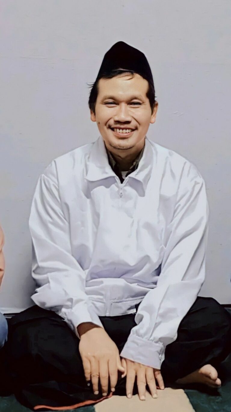 Kumpulan Foto Gus Baha Terbagus dan Terlengkap - Blog Pengajar Tekno