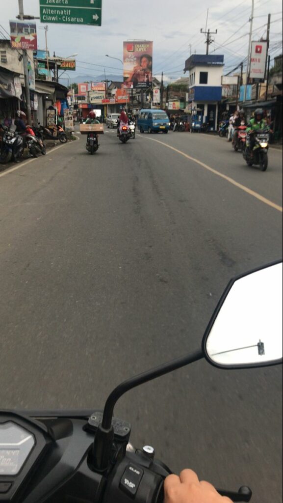 Kumpulan Foto Lagi di Jalan Terbagus dan Terlengkap - Blog Pengajar Tekno