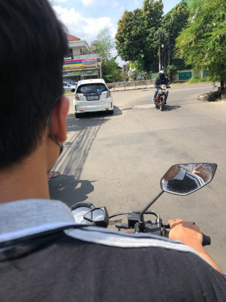 Kumpulan Foto Lagi di Jalan Terbagus dan Terlengkap - Blog Pengajar Tekno