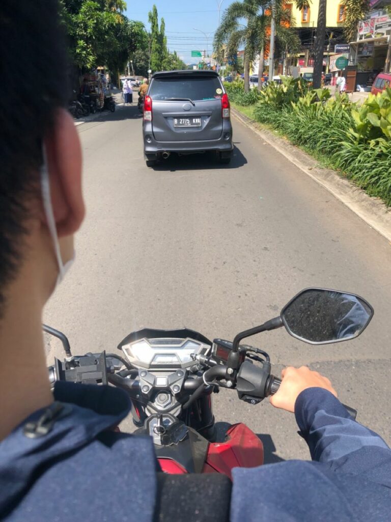 Kumpulan Foto Lagi di Jalan Terbagus dan Terlengkap - Blog Pengajar Tekno