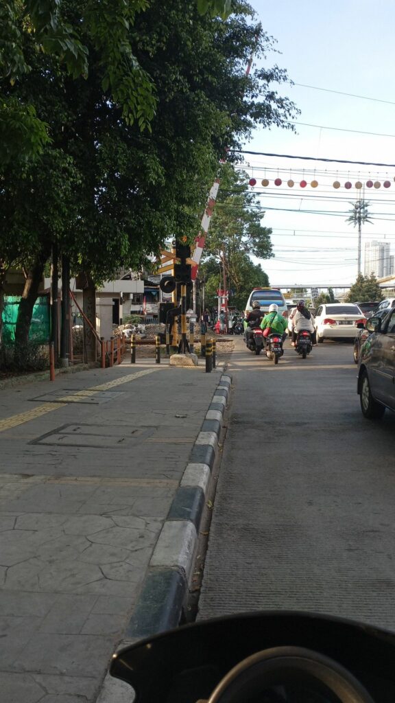 Kumpulan Foto Lagi di Jalan Terbagus dan Terlengkap - Blog Pengajar Tekno