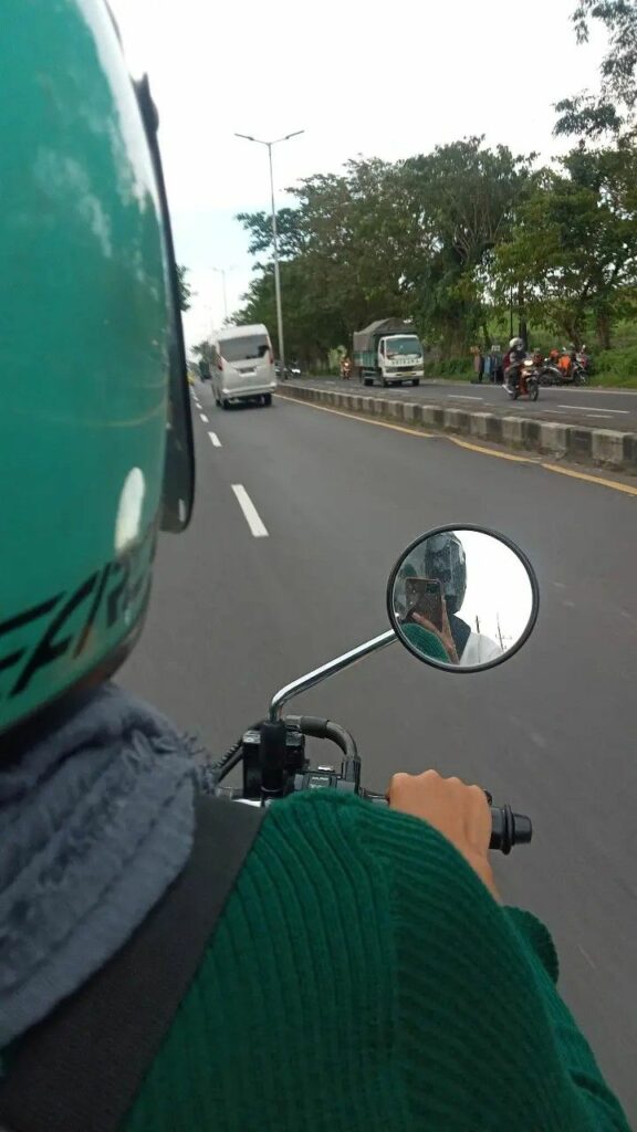 Kumpulan Foto Lagi di Jalan Terbagus dan Terlengkap - Blog Pengajar Tekno