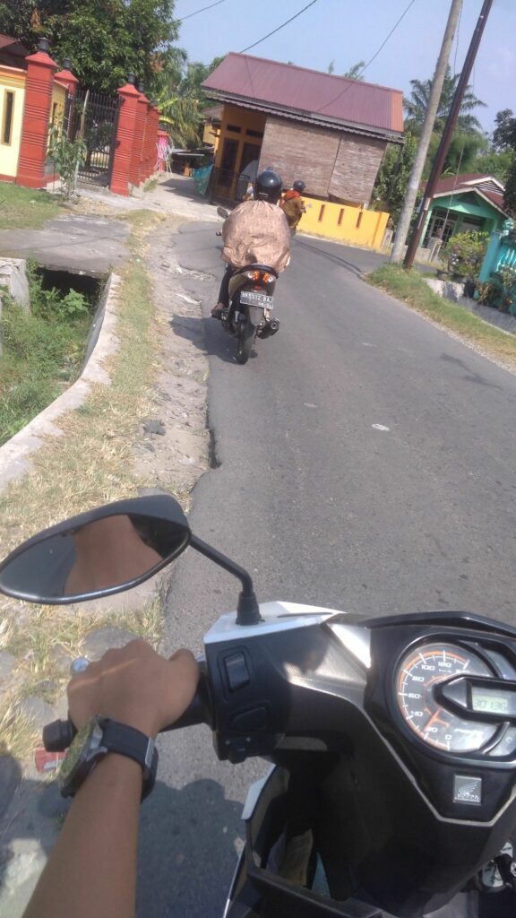 Kumpulan Foto Lagi di Jalan Terbagus dan Terlengkap - Blog Pengajar Tekno