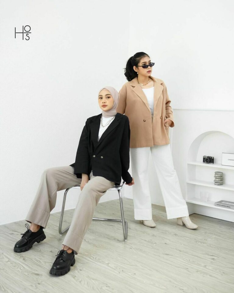 Kumpulan Gaya Foto Studio Berdua Terbagus dan Terlengkap - Blog ...