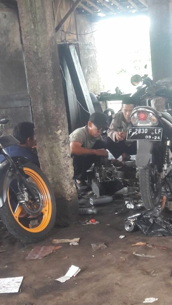 Kumpulan Foto Bengkel Motor Terbagus dan Terlengkap - Blog Pengajar Tekno