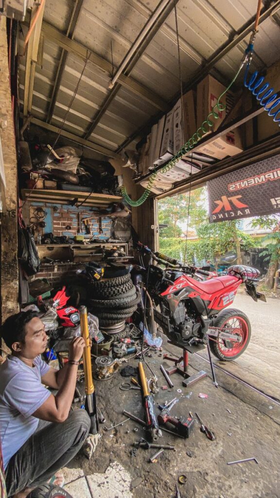 Kumpulan Foto Bengkel Motor Terbagus dan Terlengkap - Blog Pengajar Tekno