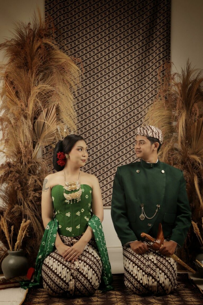 Kumpulan Foto Prewedding Adat Jawa Terbagus dan Terlengkap - Blog ...