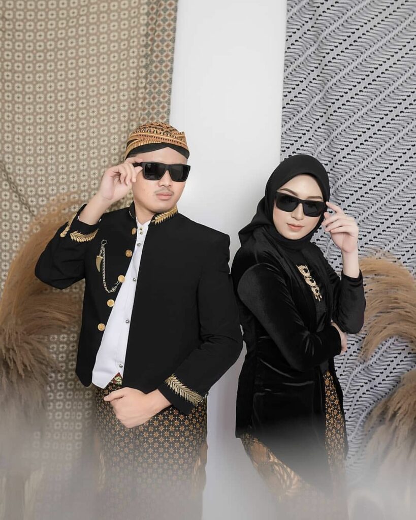 Kumpulan Foto Prewedding Baju Hitam Terbagus dan Terlengkap - Blog ...