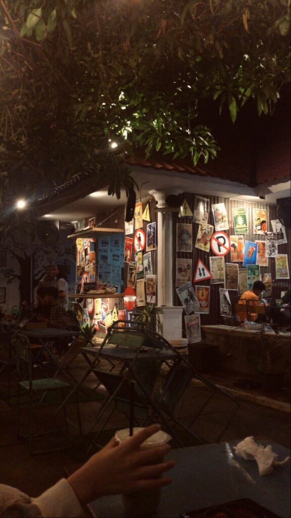 Kumpulan Foto di Cafe Malam Hari Terbagus dan Terlengkap - Blog ...