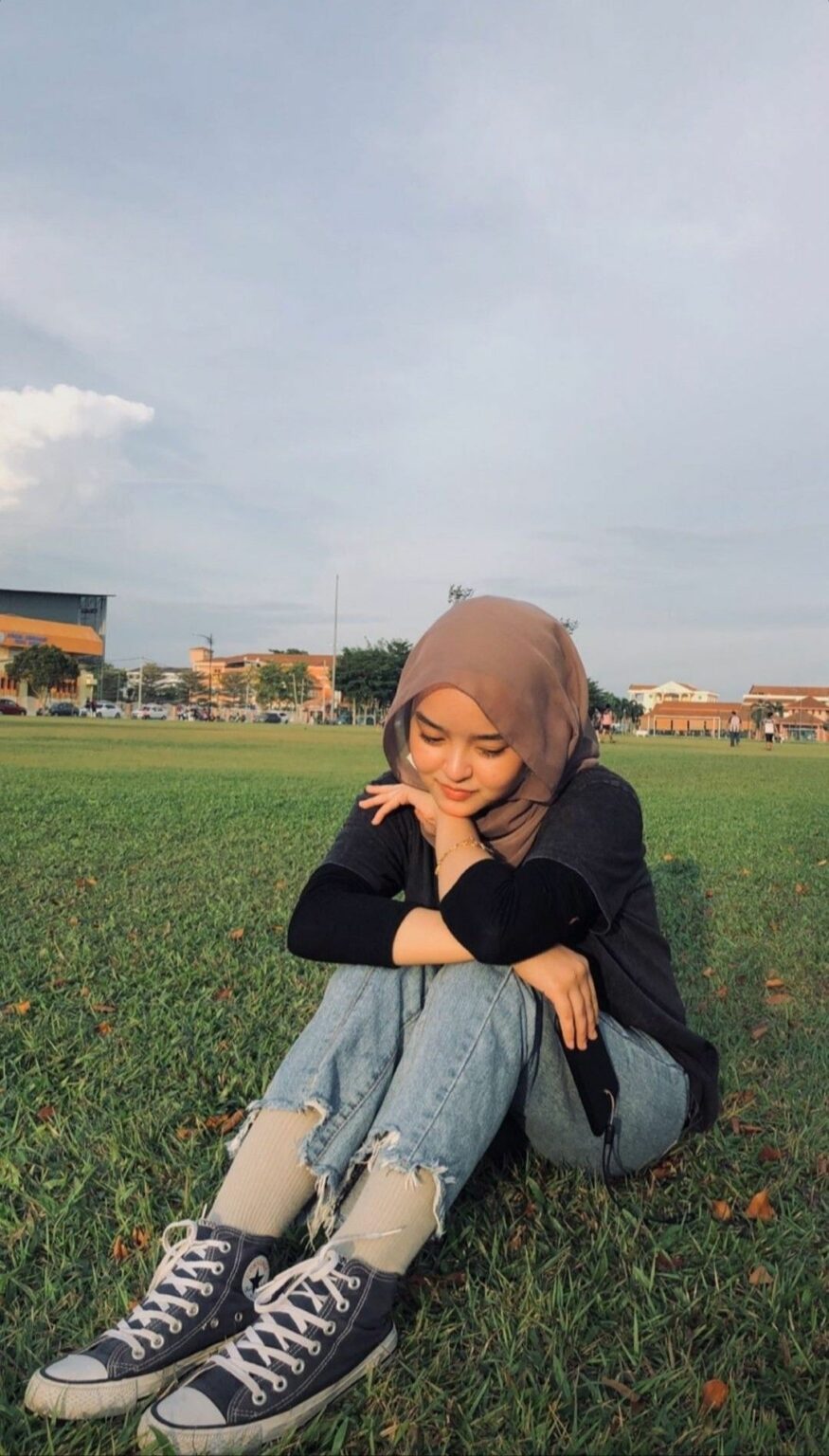 Kumpulan Gaya Foto Duduk Menarik Terbagus dan Terlengkap - Blog ...