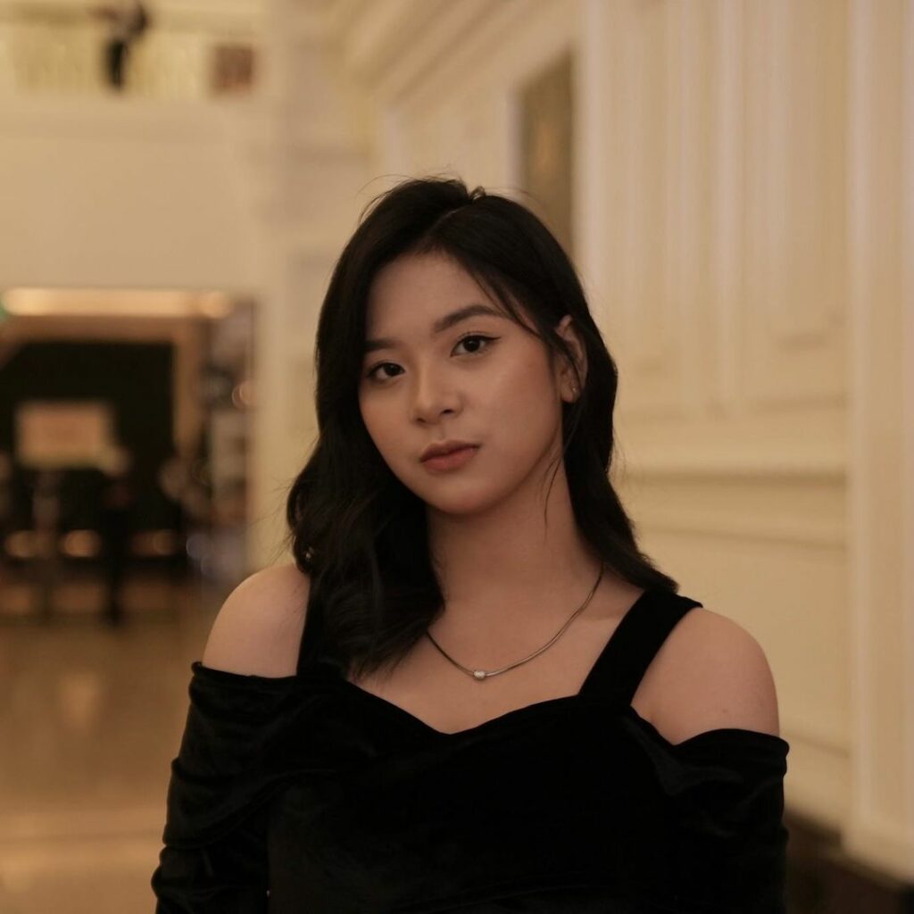 Kumpulan Foto Zee Jkt48 Paling Cantik dan Terlengkap - Blog Pengajar Tekno