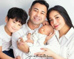 Kumpulan Gambar Keluarga Bahagia Terbagus dan Terlengkap - Blog Pengajar Tekno