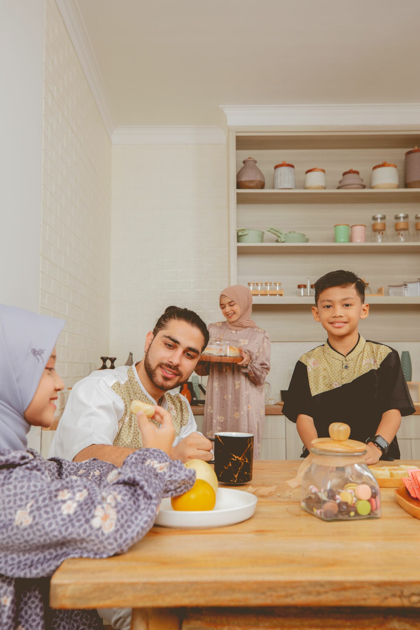 Kumpulan Gambar Keluarga Bahagia Terbagus dan Terlengkap - Blog Pengajar Tekno