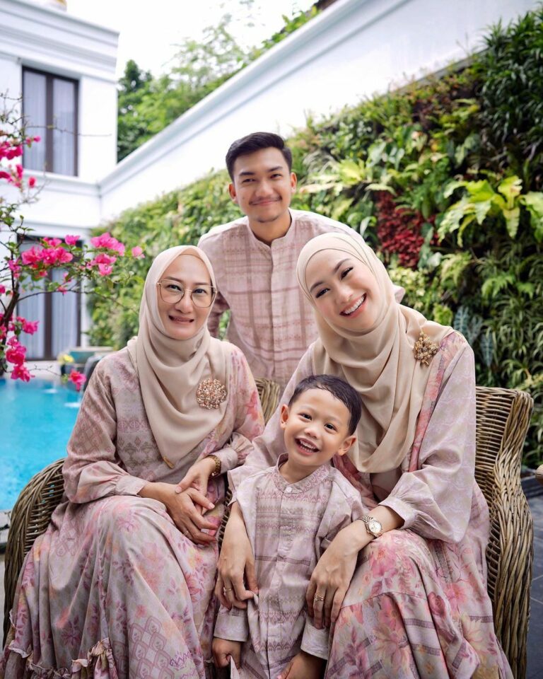 Kumpulan Gambar Keluarga Bahagia Terbagus dan Terlengkap - Blog Pengajar Tekno