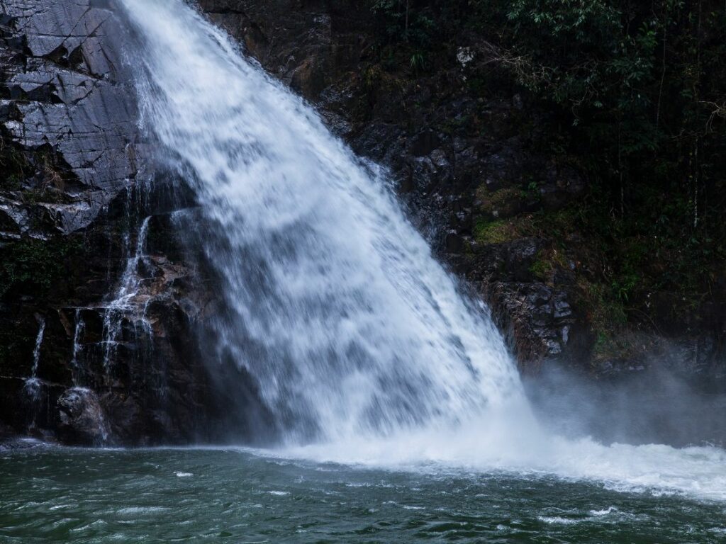 Kumpulan Foto Air Terjun Paling Indah Terbagus dan Terlengkap - Blog ...