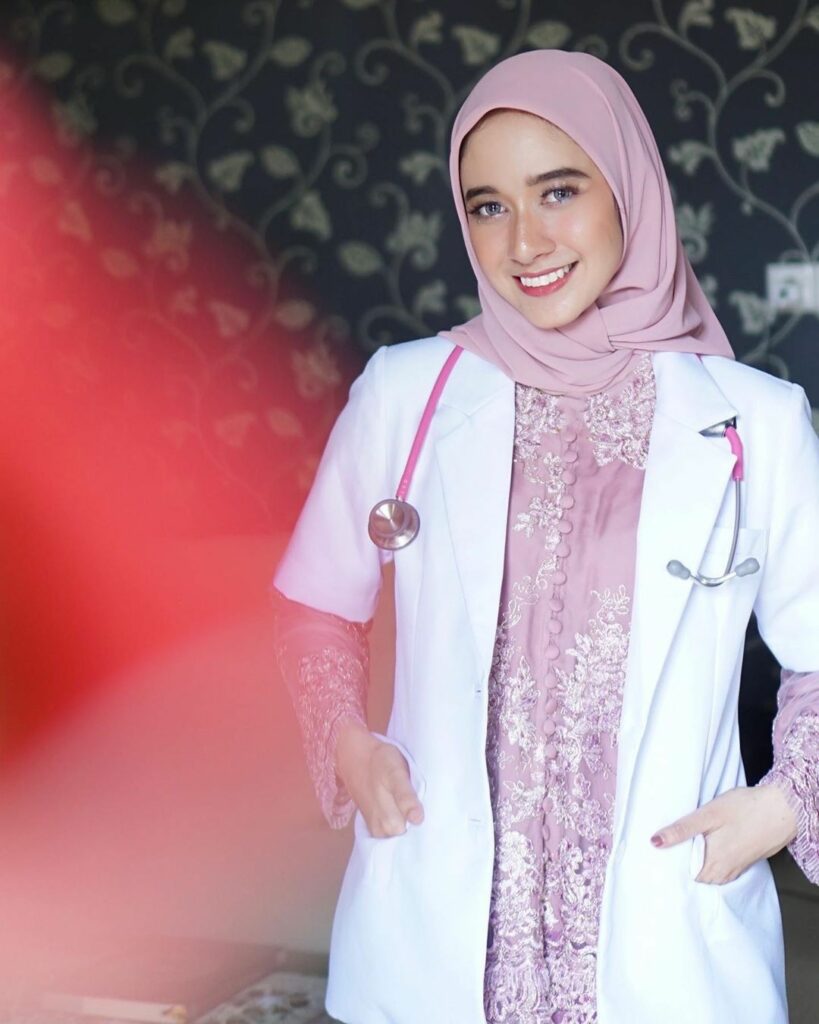 Kumpulan Foto Dokter Cantik Paling Menawan Terbagus dan Terlengkap ...
