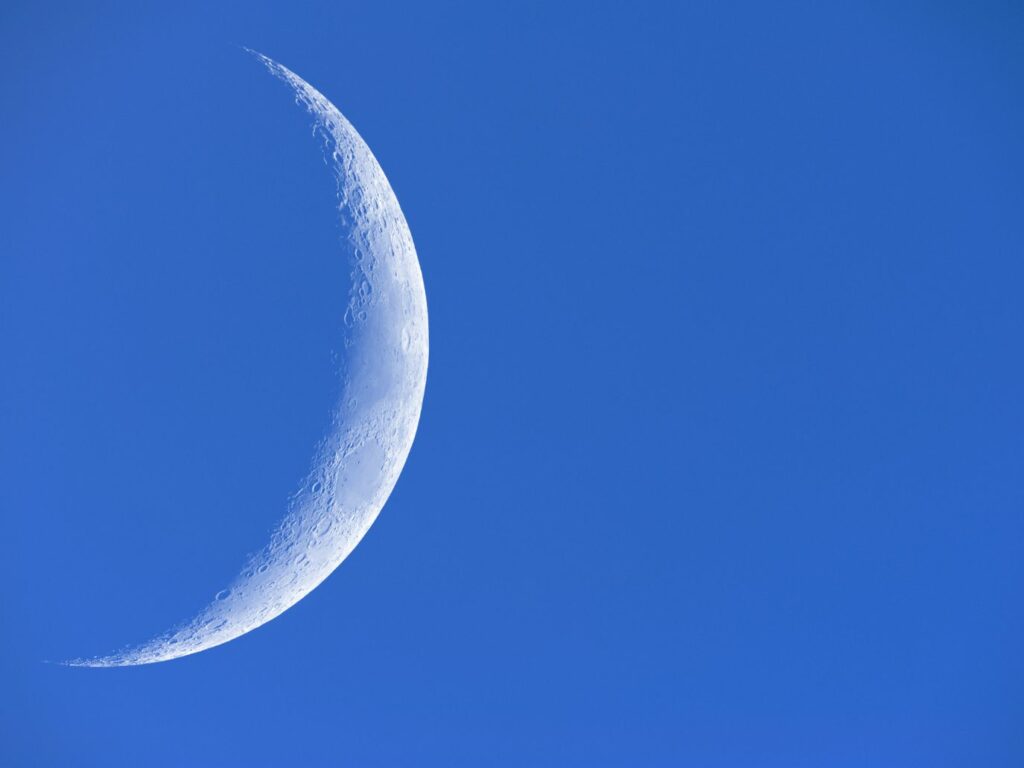 Kumpulan Foto Bulan Sabit Paling Bagus dan Terlengkap - Blog Pengajar Tekno