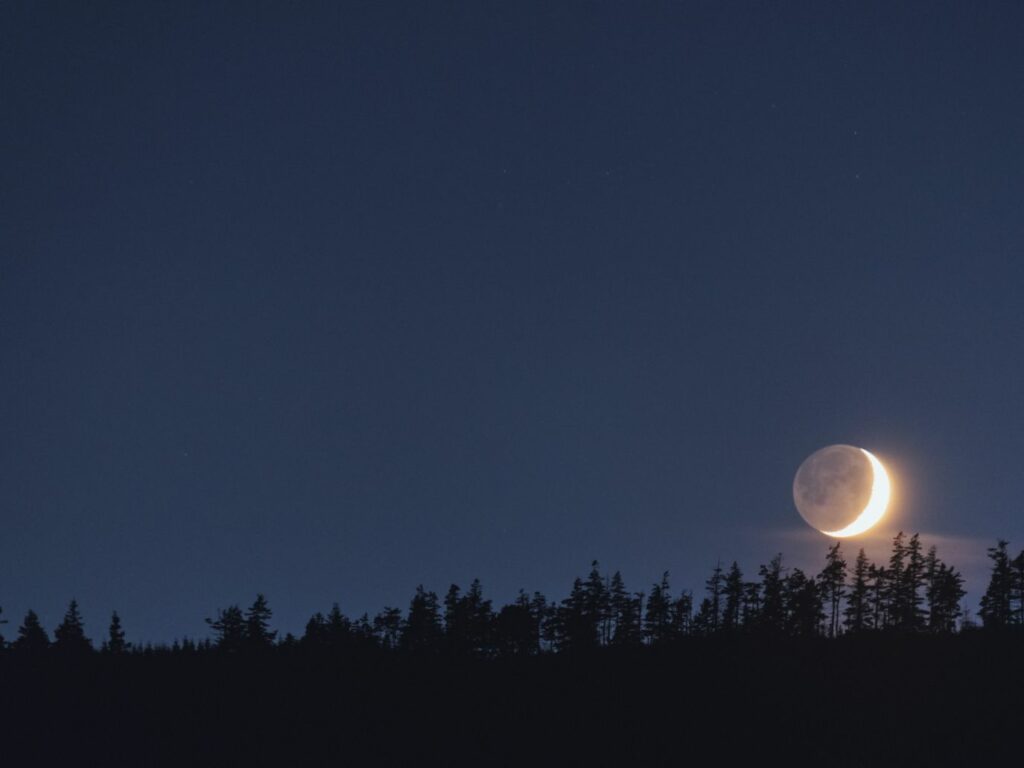 Kumpulan Foto Bulan Sabit Paling Bagus dan Terlengkap - Blog Pengajar Tekno